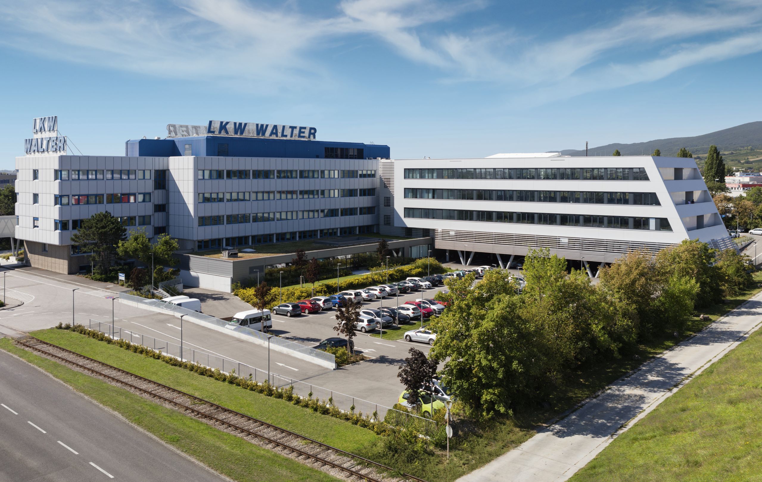 Other companies within the WALTER GROUP - WALTER LEASING (INT)